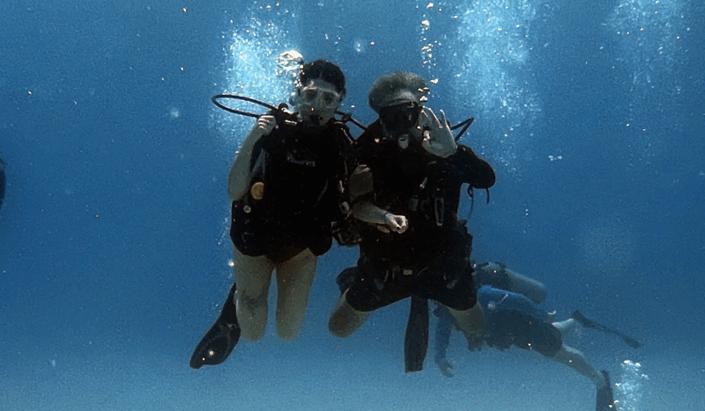 PADI Discover Scuba Diving in Roatan | First-Time Dive Experience – Sea ...